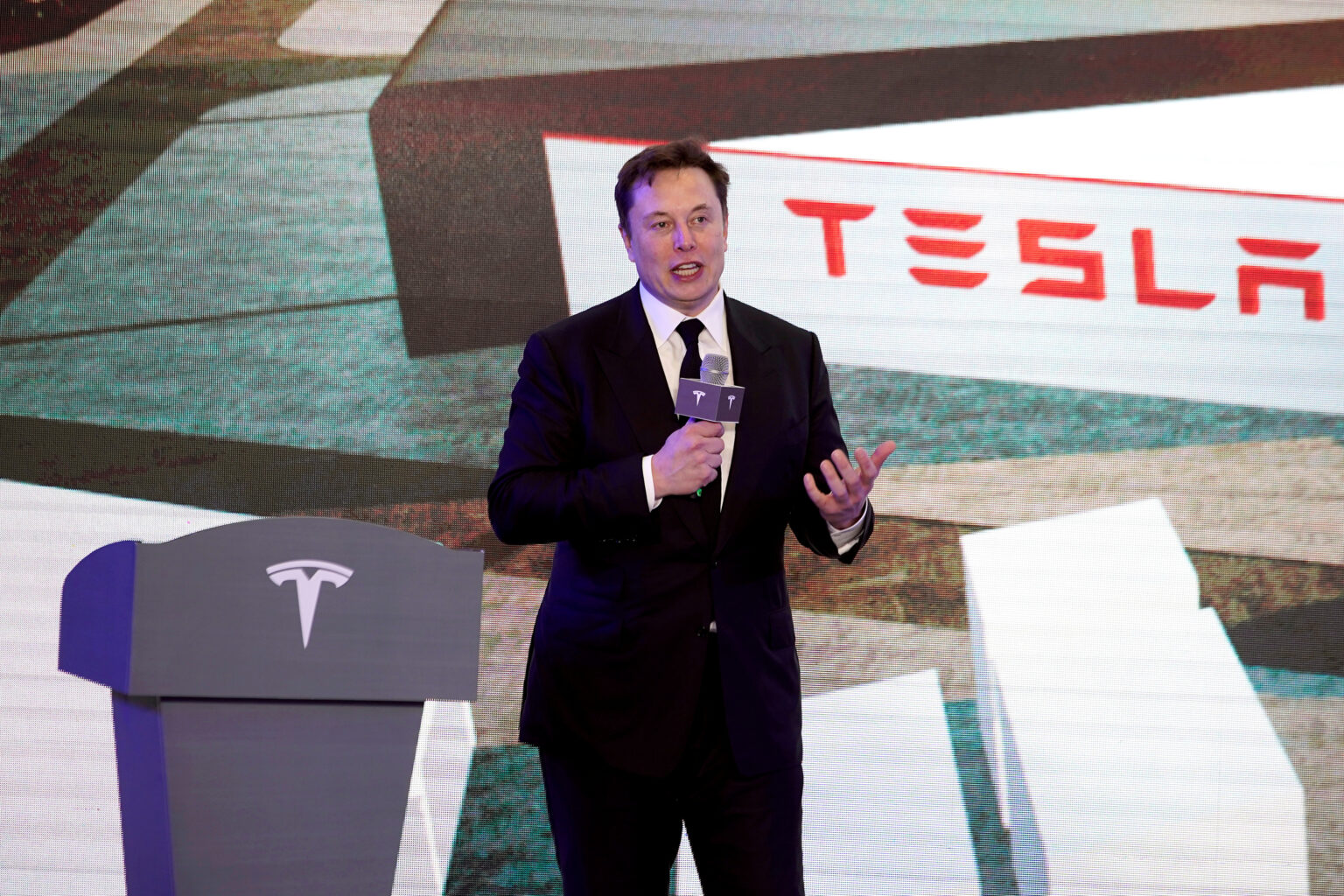 Tesla ends one time purchase for Full Self Driving, moves to monthly ...